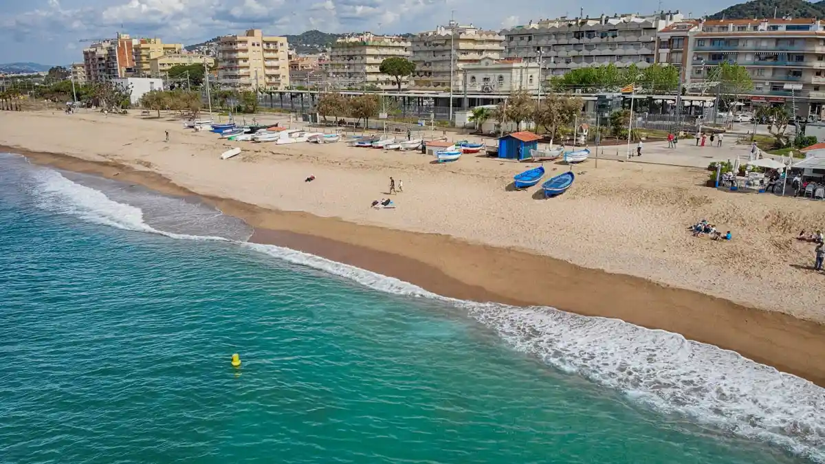 Playas de Badalona: Mejores 2026 con consejos e información